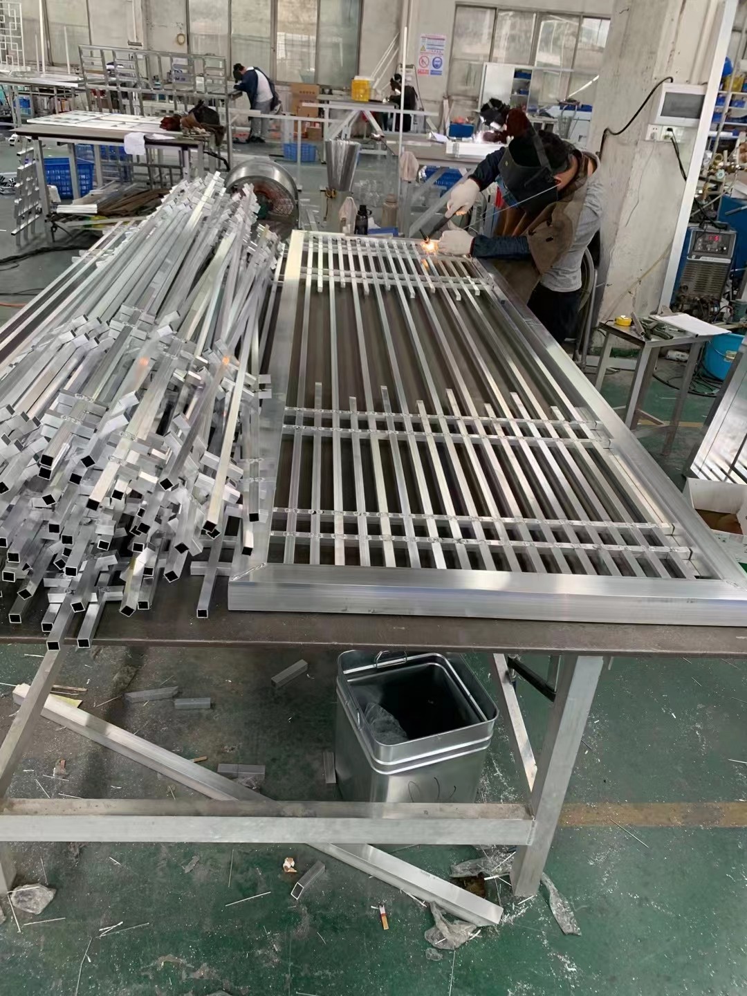 3 MM Ketebalan Logam Panel Plafon Arsitektur Kait Dekoratif Pada Plafon ...