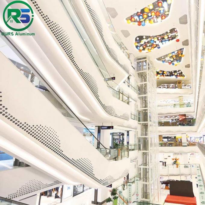 Panel Dinding Aluminium putih berlubang 3.0mm Lubang Punch 1800 * 6000mm